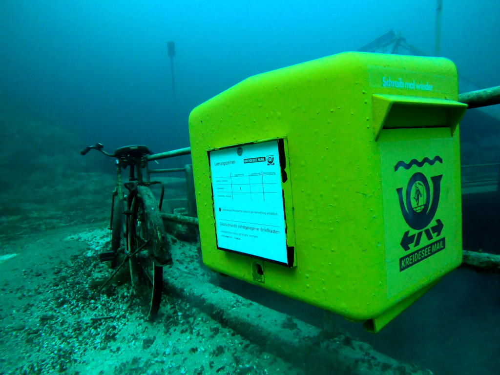 Deepest mailbox of the world | Dive3D.eu